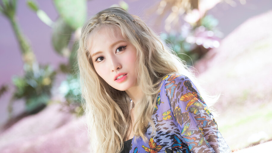 More & More was TWICE's worst era styling-wise : unpopularkpopopinions