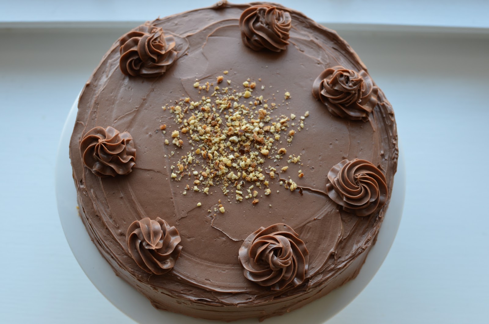 Playing with Flour: Hazelnut cake with praline and milk chocolate ...