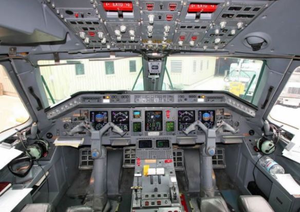 Embraer ERJ-135 Specs, Interior, Cockpit, and Price - Airplane Update