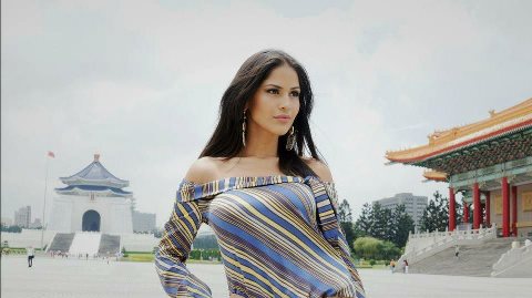Siempre todo en familia: Fotos de Olga Alava Miss Earth en Taiwan