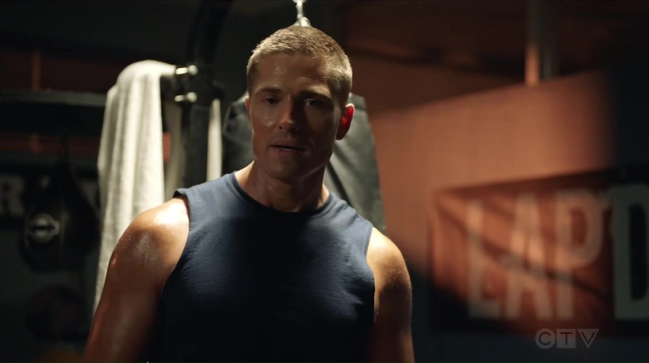 ausCAPS: Eric Winter in The Rookie 2-02 "The Night General"