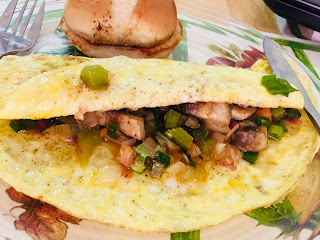 Su'sHealthyLiving: Meatless Monday Stuffed Omelette