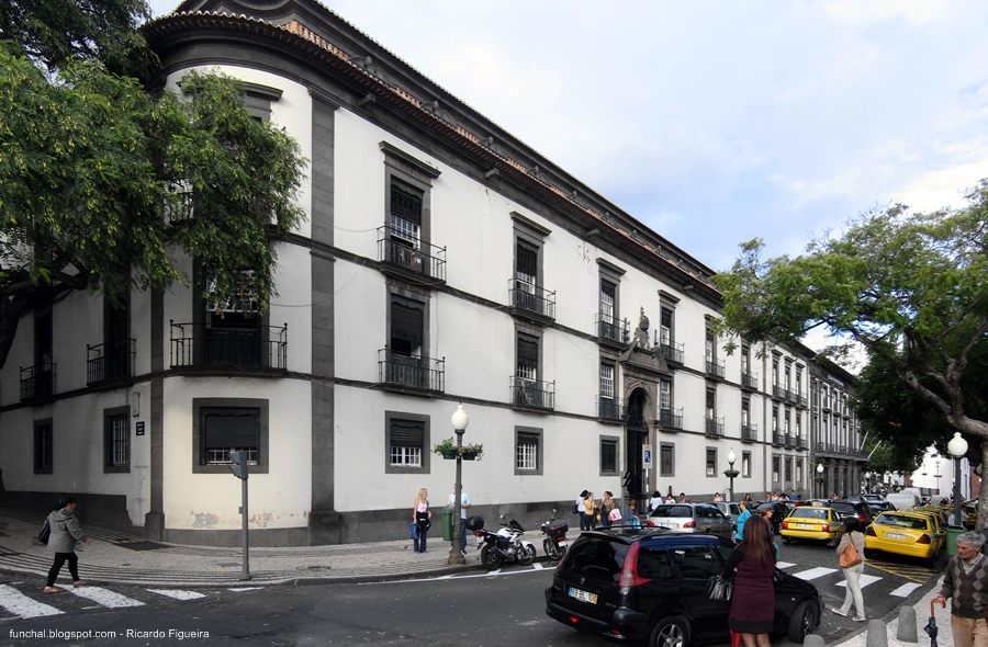 FUNCHAL: 32º38'N 16º58'W - 21ª TEMPORADA: EDIFÍCIO DO GOVERNO REGIONAL