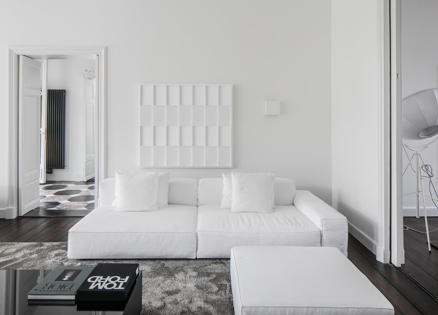 Monochrome House by Studio Niels