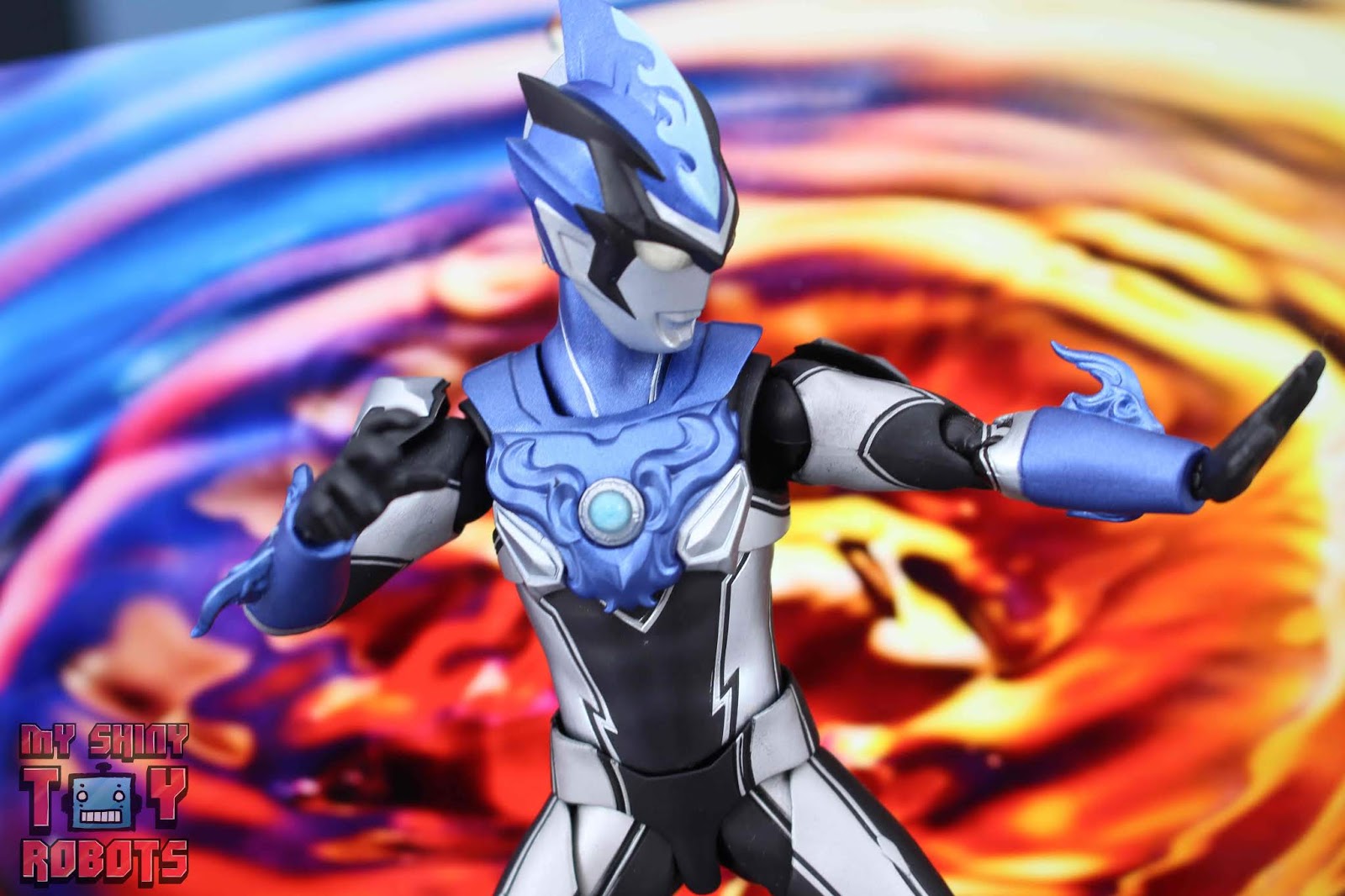 My Shiny Toy Robots: Toybox REVIEW: S.H. Figuarts Ultraman Blu Aqua