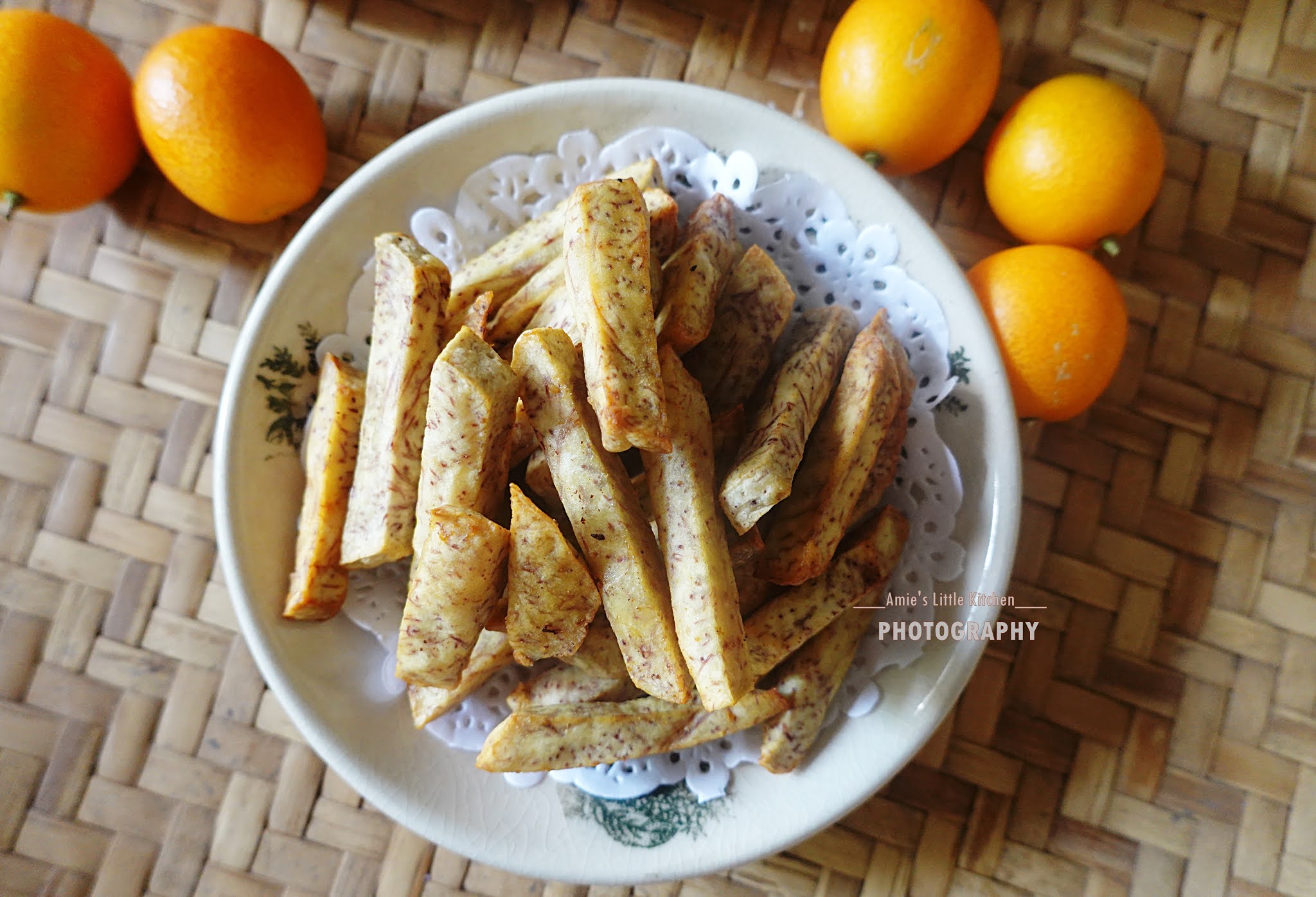 Sepiring Keladi Cina Goreng & Secawan Kopi Panas - Amie's Little Kitchen