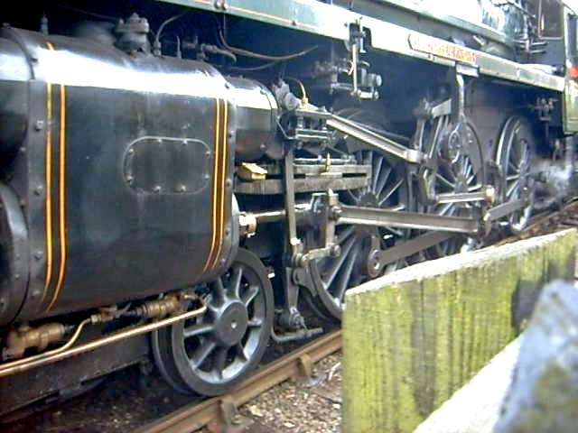 Steam Memories: Caprotti and Walschaerts Std class 5 and 4 comparison