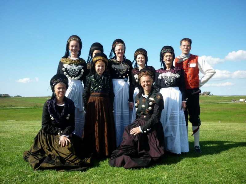 FolkCostume&Embroidery: Costume of the North Frisian Islands