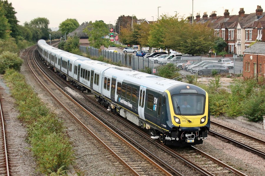 47s and other Classic Power at Southampton: Class 701 'Arterio' Testing ...