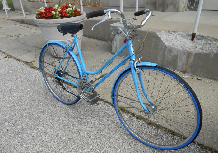 Chicago Bike Finders Blog: Vintage Blue Schwinn Suburban