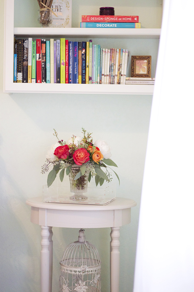 Lucite Tray Styled 2 Ways & Giveaway! - Michaela Noelle Designs