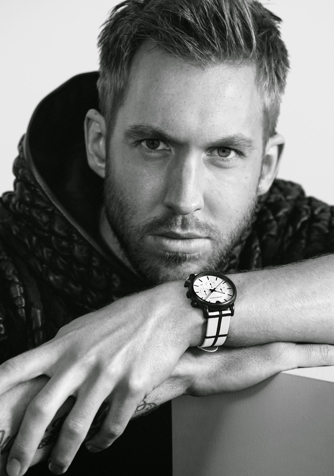 El Lavadero de las Muñecas: CALVIN HARRIS ESTRENA EL VIDEO DE 'PRAY TO GOD'