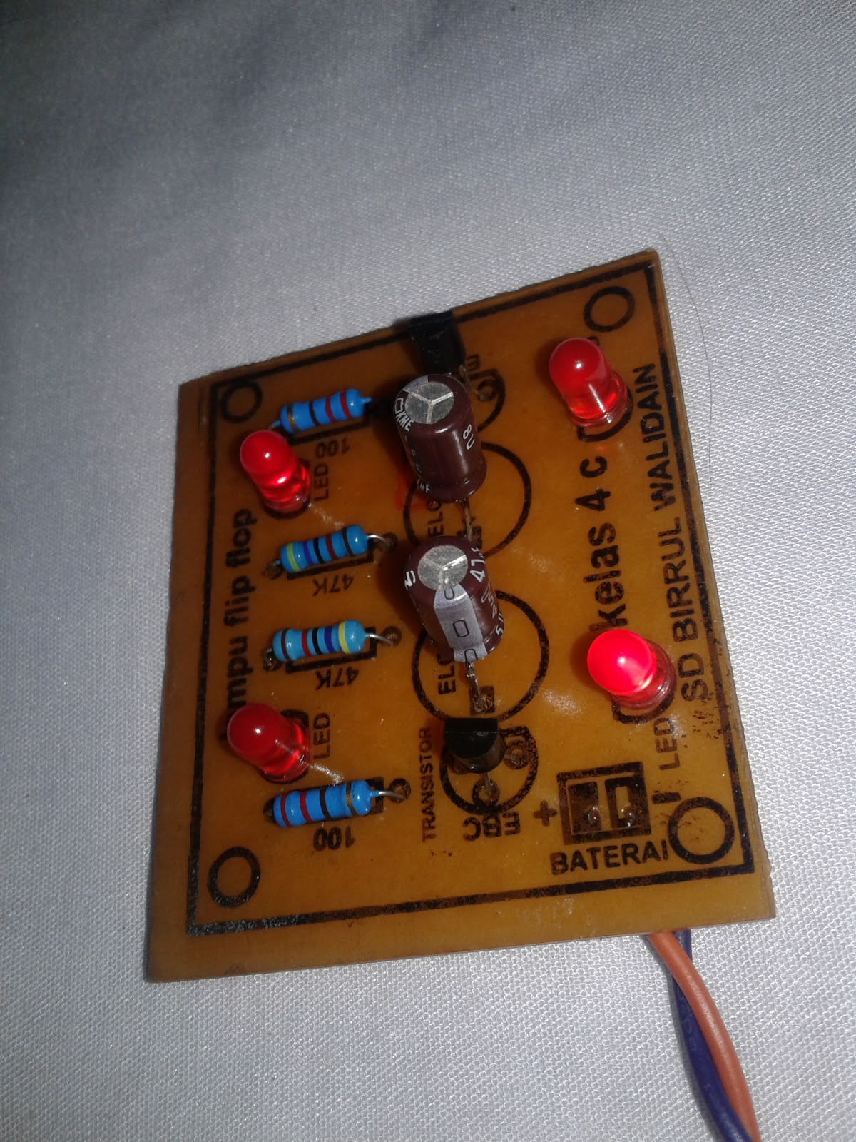 Pcb Flip Flop Dengan 4 Buah Led - Sidara Blogs
