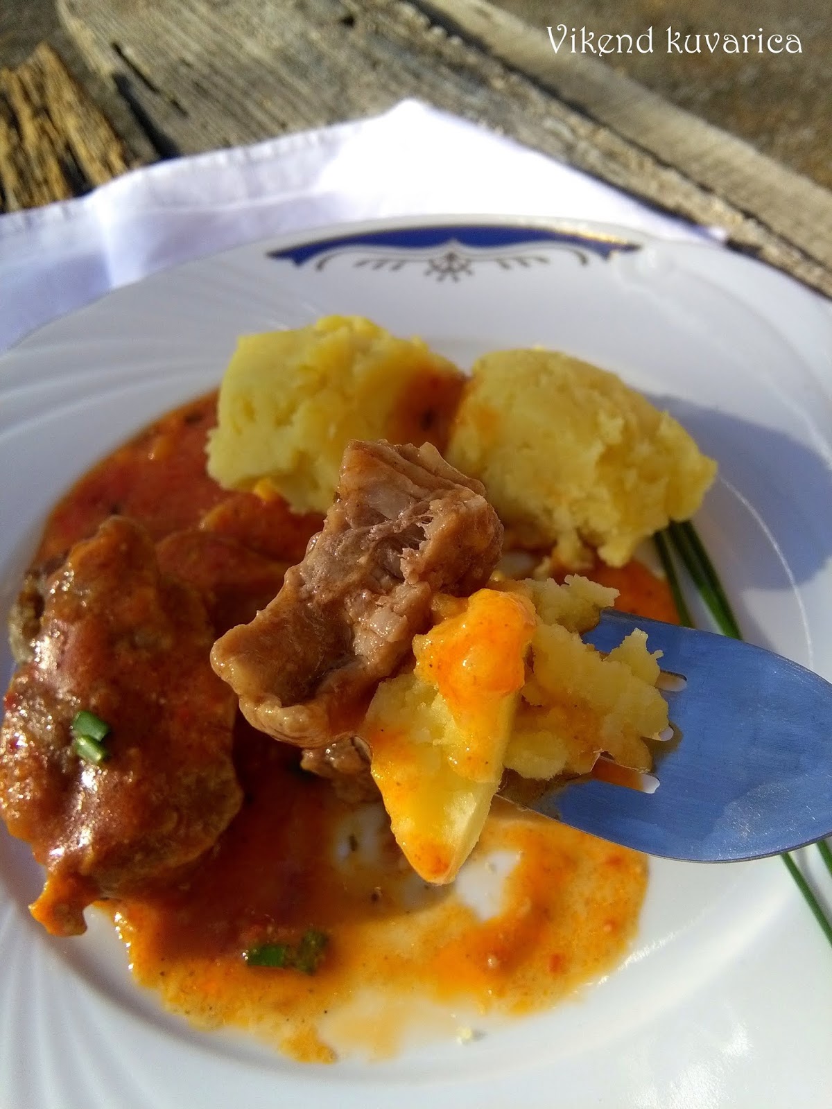 Vikend kuvarica: Svinjski file u pikantnom sosu