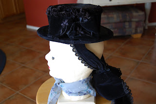 My Artistic Side: Victorian riding hats!