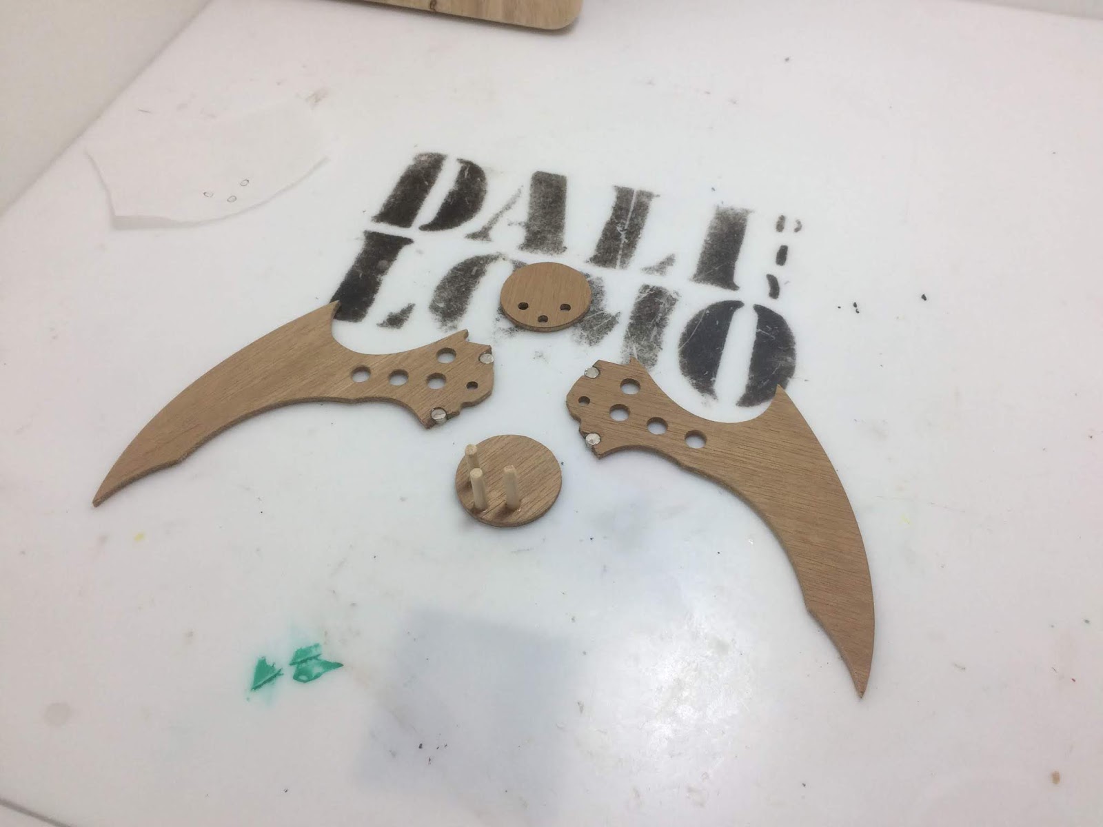 How To Make Folding Batman Batarang PDF Template how-to-make-folding-batman-batarang-pdf-template