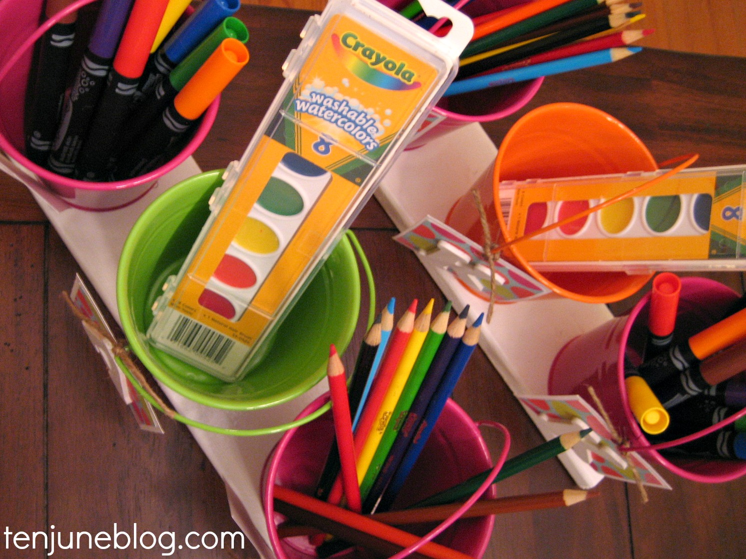 Ten June: {DIY} Kids Art Bucket Station