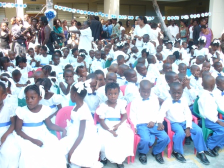 SOS VILLAGES D'ENFANTS HAITI: GRADUATIONS EN HAITI!