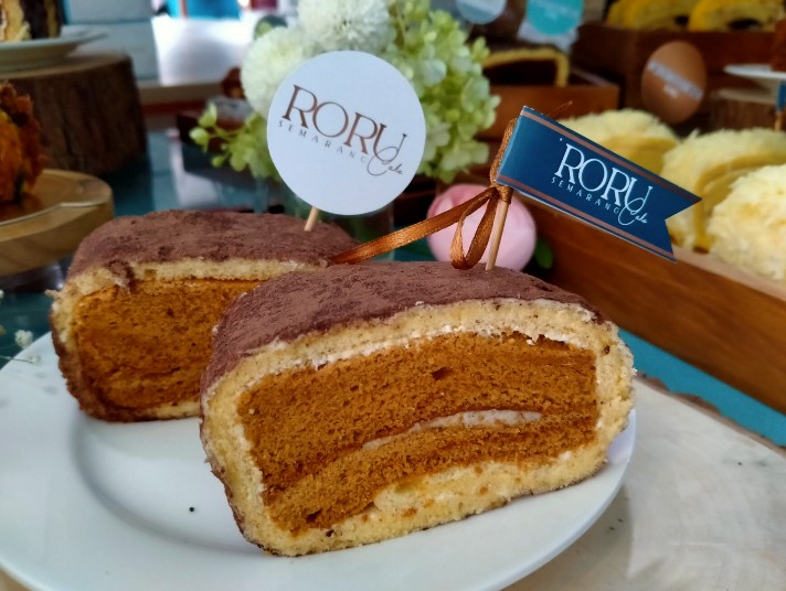 Memperkenalkan Wajah Baru Semarang Roru Cake, Favorit Baru Roru Gulung ...
