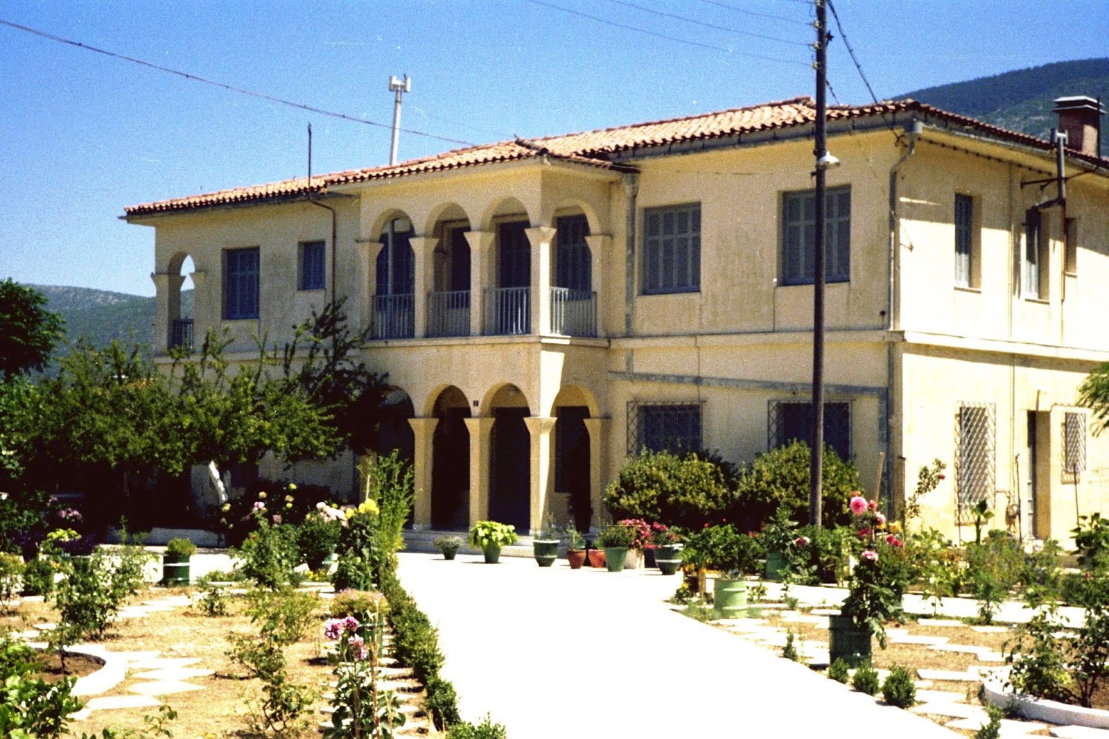 80 ΕΛΛΗΝΙΚΑ ΜΟΝΑΣΤΗΡΙΑ - 80 MONASTERIES OF GREECE : Πλήρης Κατάλογος ...