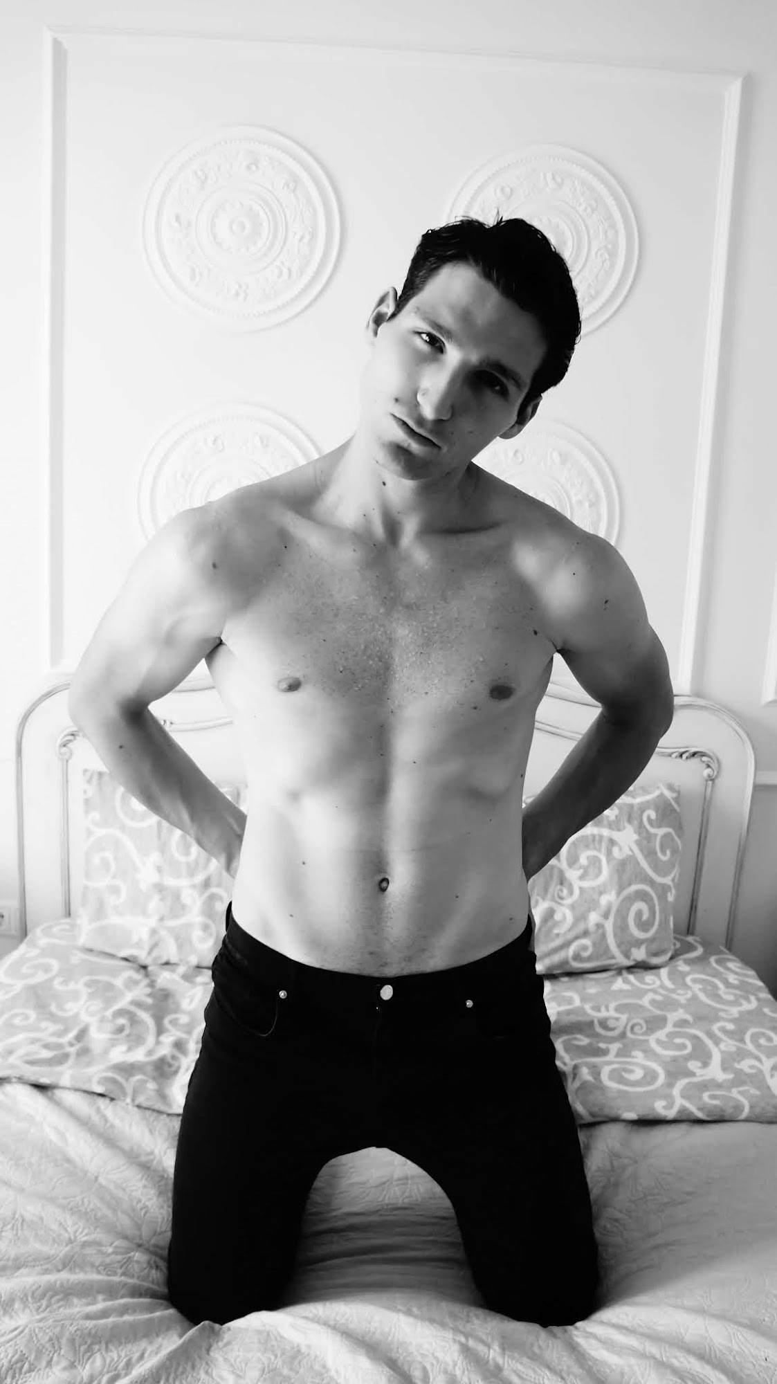 'My Loving Mansion': Vasilis Diamanths por Argyrios Raftopoulos para ...