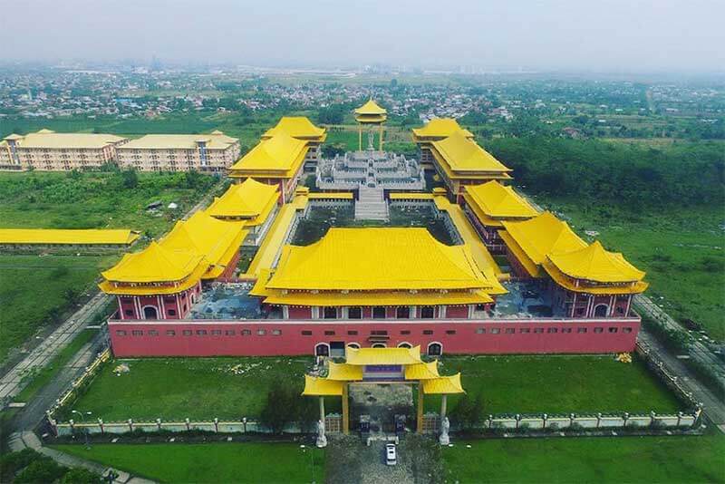 Maha Karuna Buddhist Center: Vihara Terbesar di Asia Tenggara ...