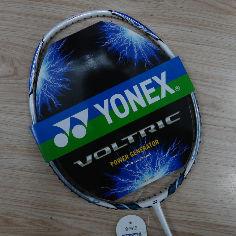 Pat et le matos Bad: Yonex VolTric 60