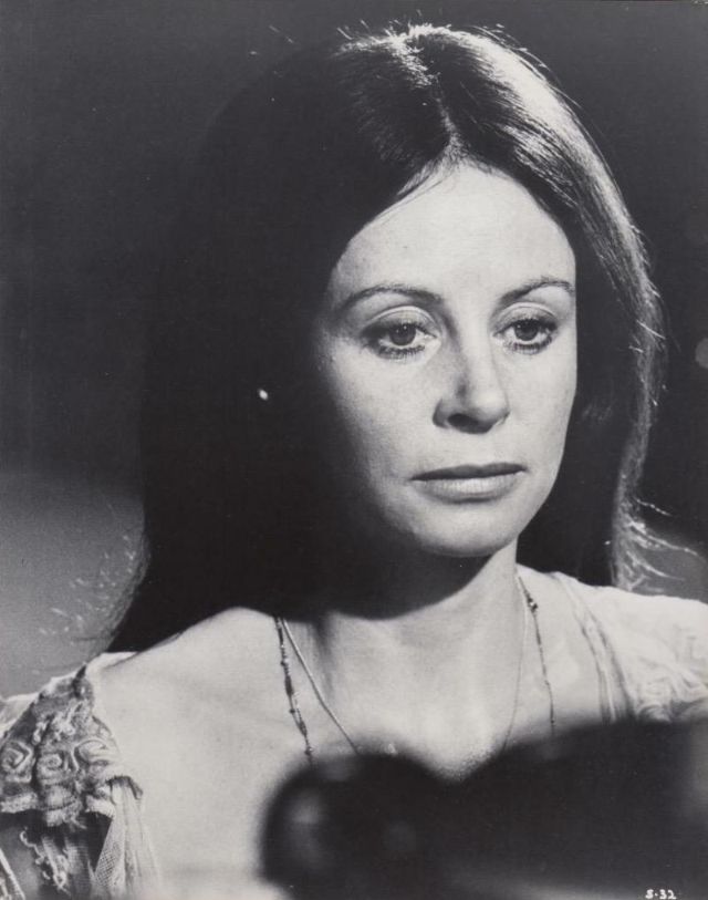 Beautiful Photos of English Actress Sarah Miles in the 1960s and ’70s ...