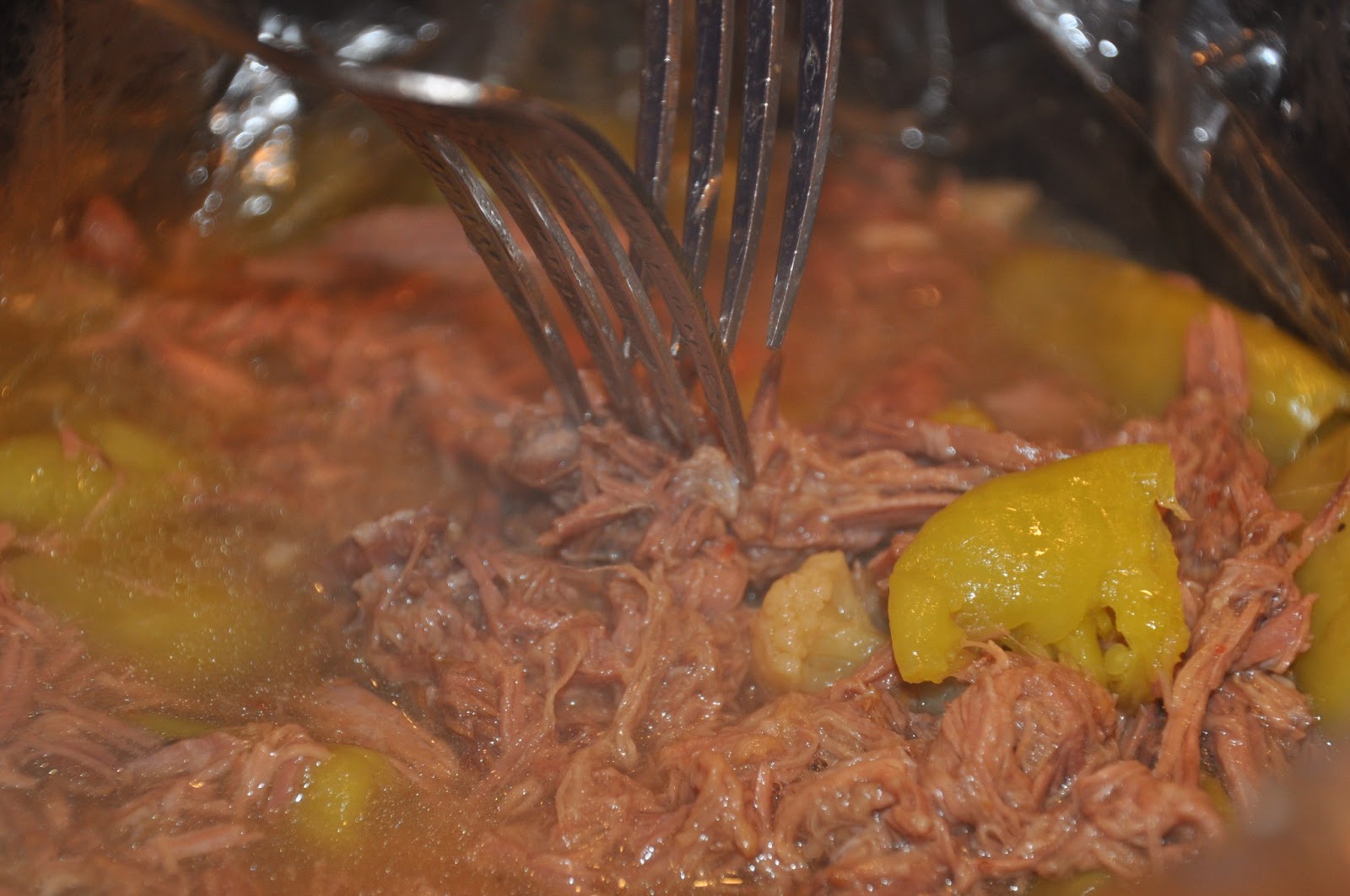 3 kids and lots of pigs: welcome to my pig pen: Italian Beef in a Bucket