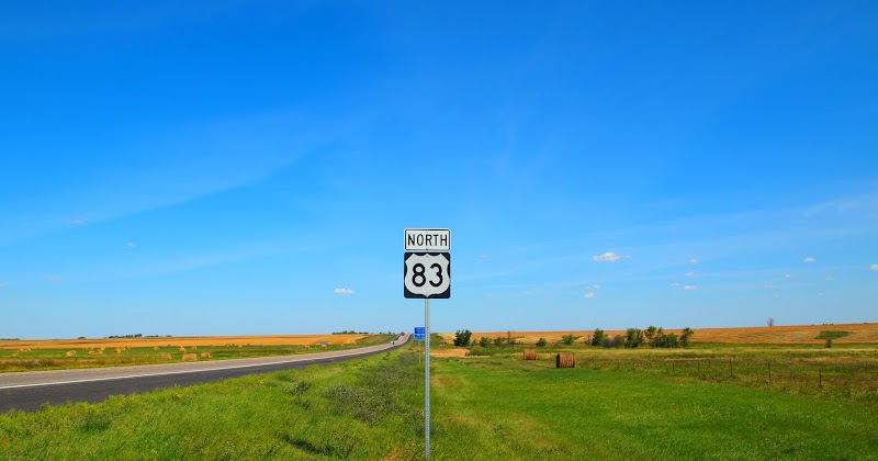 A Hobo's Travelogue: Highway 83, north to Canada