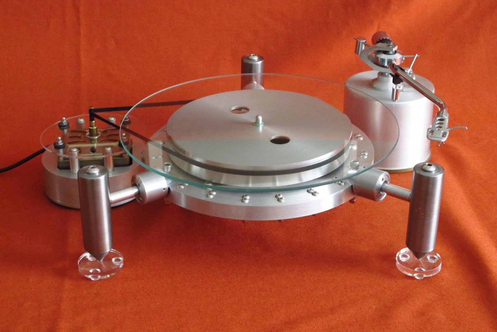 MUSIC ART DESIGN TURNTABLE – M & S | Ultimate High-Fidelity