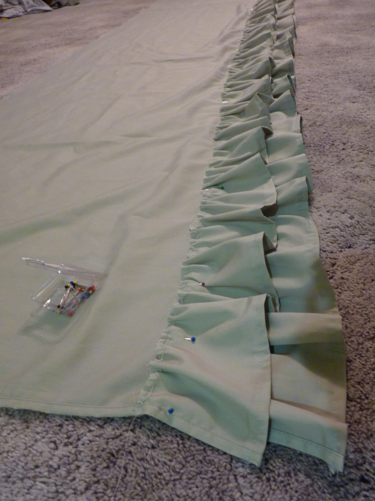 d i y d e s i g n: DIY: Ruffled Throw