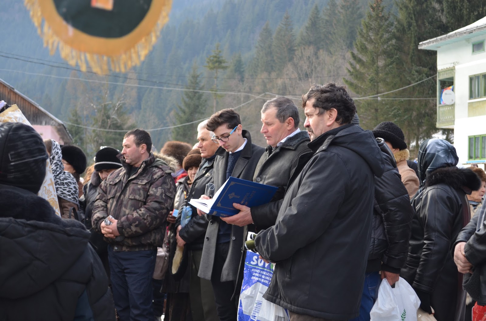 Boboteaza in Orașul Broșteni - ORASUL BROSTENI