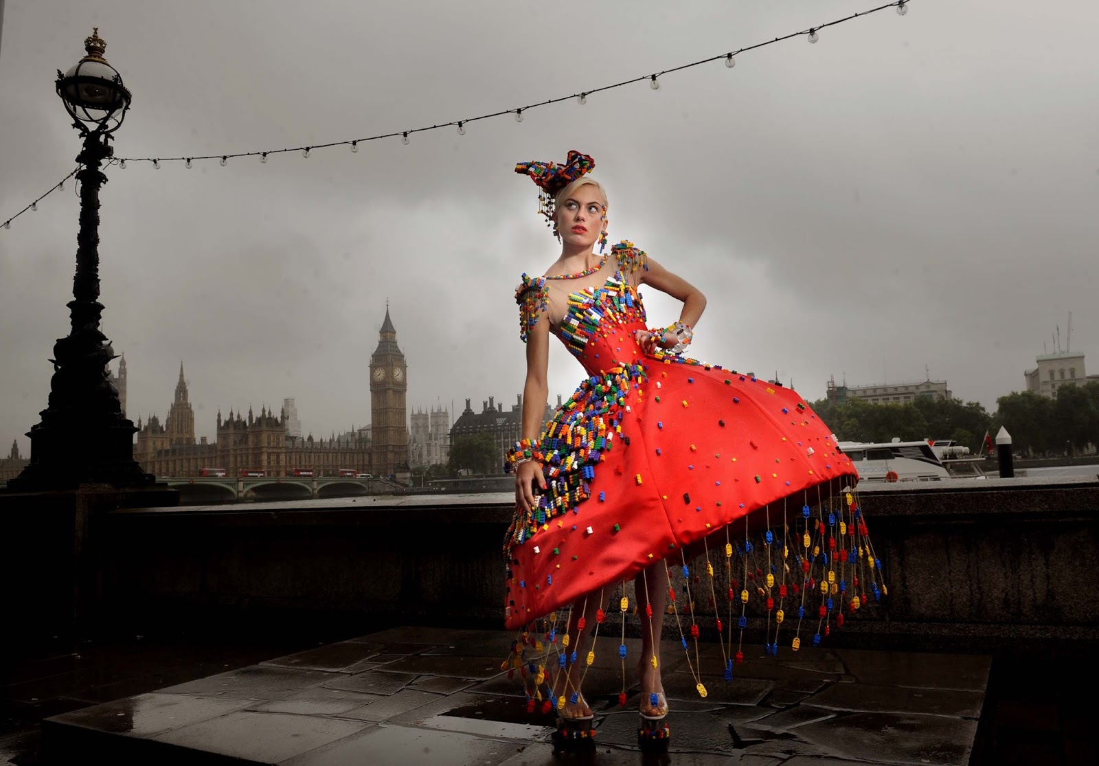 Cycle in Heels : THE LEGO DRESS FOR THE FASHION WEEK