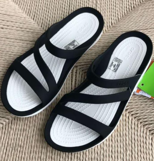 √40+ Model Sepatu Sandal Crocs Wanita Modis dan Trendy 2023 - MODEL ...