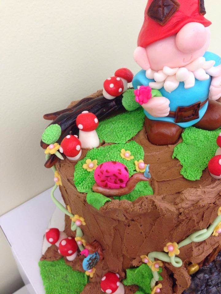 Victoria's Piece A Cake: "Gnome"body home