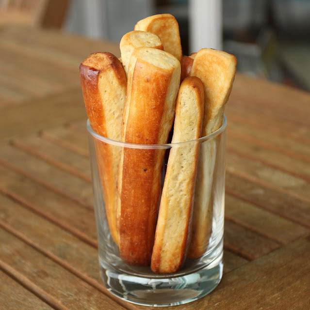 pepsakoy: Bluecheese Bread Sticks