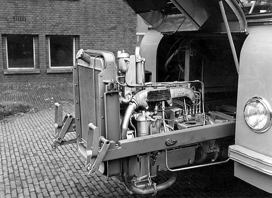 DAF-Domburg Diesel Bus With Slide Out Motor for Ease of Maintenance ...