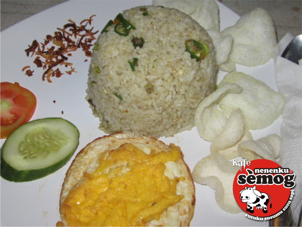 KAFE NENENKU SEMOG: SEGO OYENG LOMBOK IJO
