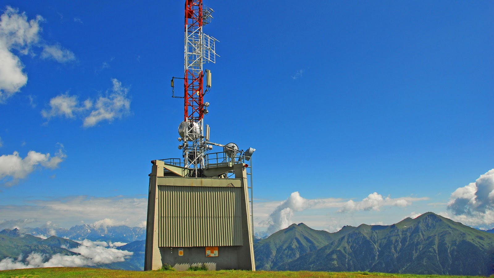 Bambang Purnomo Blog: Pengaruh Tower Telekomunikasi / BTS/ SIte ...