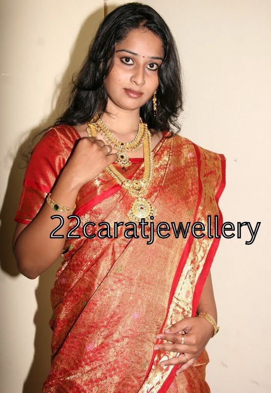 Model with Designer Antique Long Chain at Hiya Jewellery Exhibition ...
