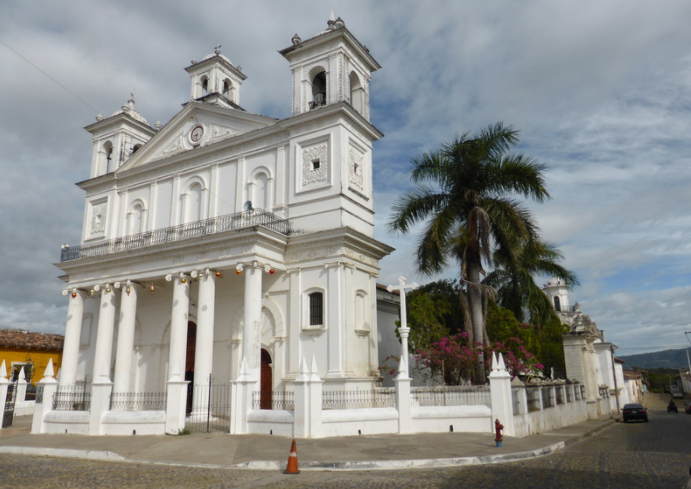 Suchitoto Pueblo Atrapado en el Tiempo - El Salvador Región Magica