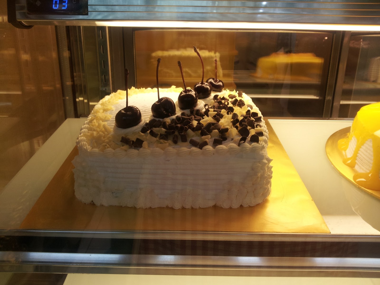 KEDAI ROTI DAN KEK AFIZA BAKERY: Senarai Roti Dan Kek