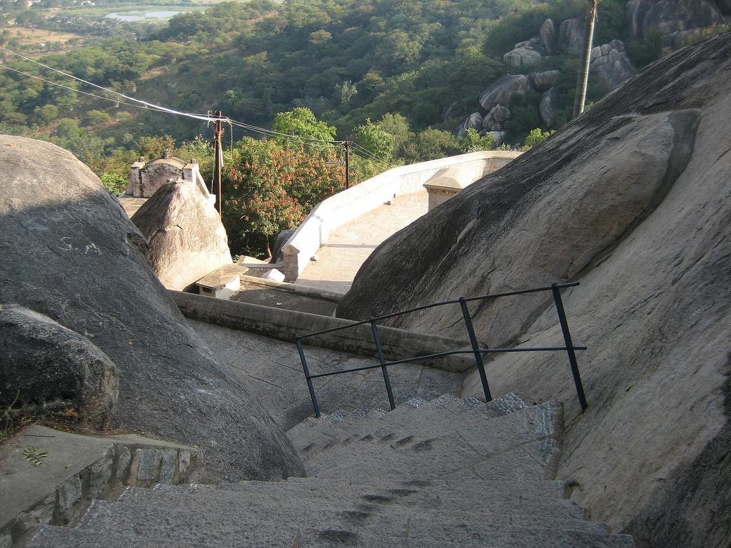 Tamilnadu Tourism: Subramanya Swamy Temple, Vallimalai – The Temple