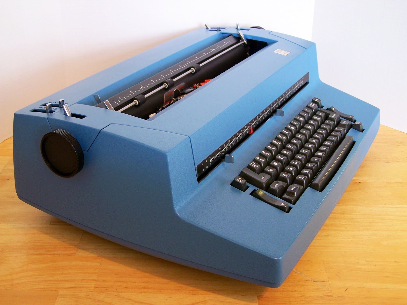 IBM Selectric Typewriters: Classic Blue IBM Selectric II - Completely ...