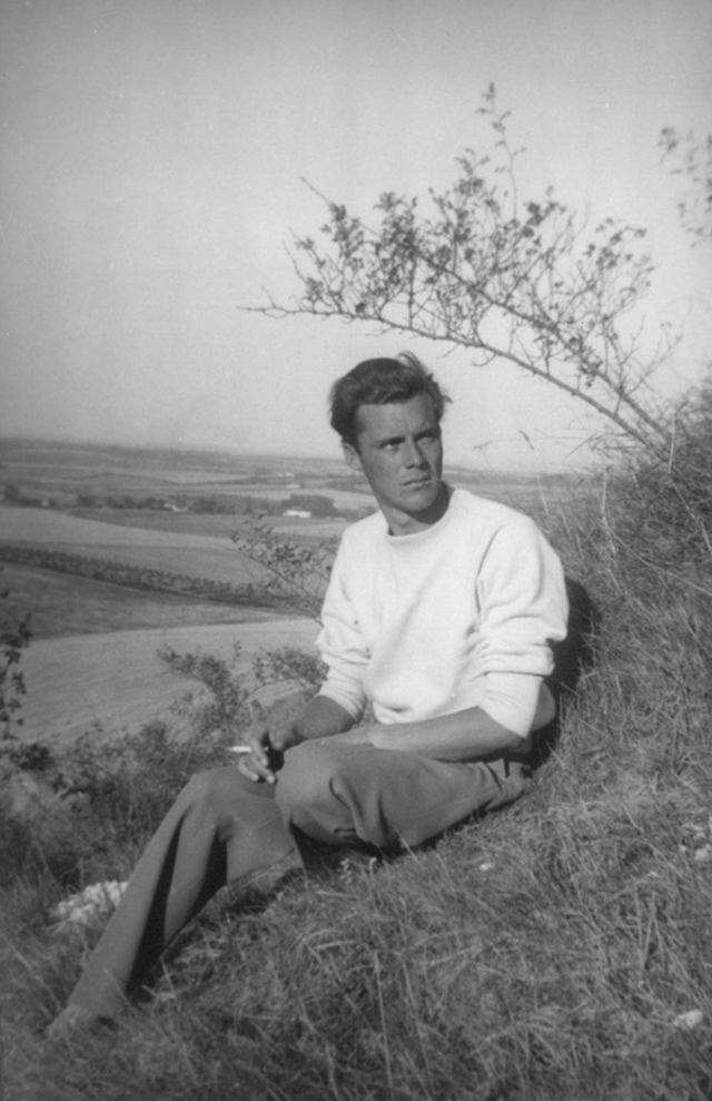 35 Handsome Portrait Photos of Dirk Bogarde From Between 1940s and ’60s ...