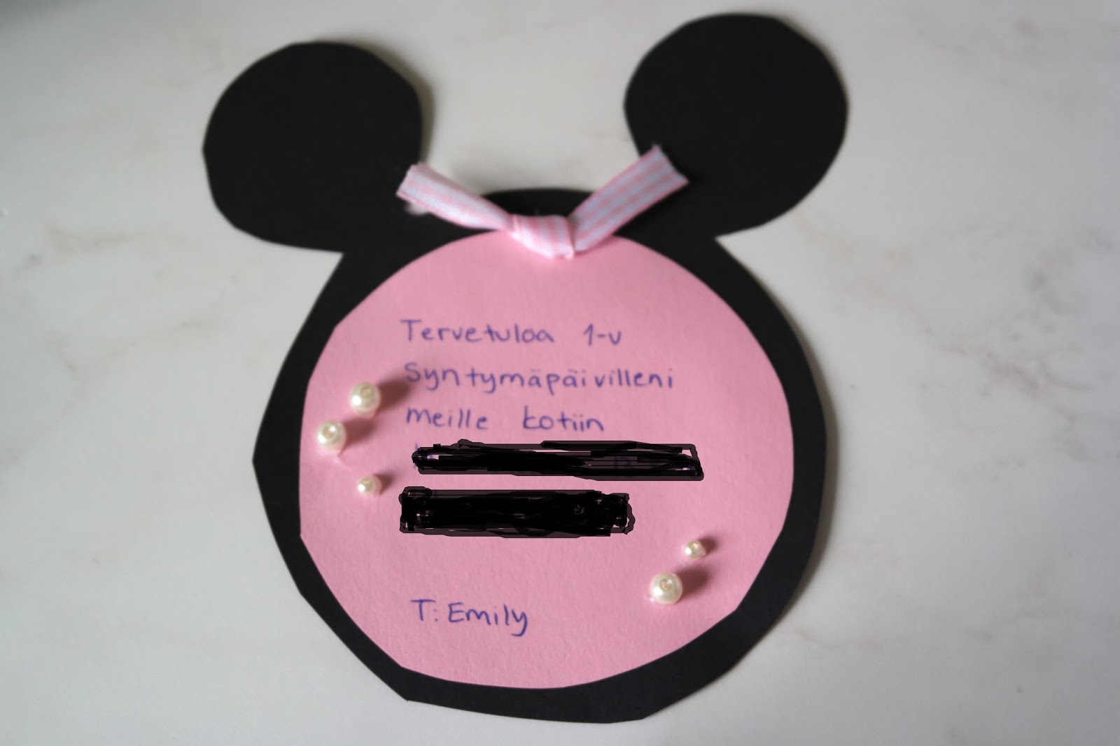 Kaikkeapientä: Emilyn 1-vuotis syntymäpäiväjärjestelyjä.