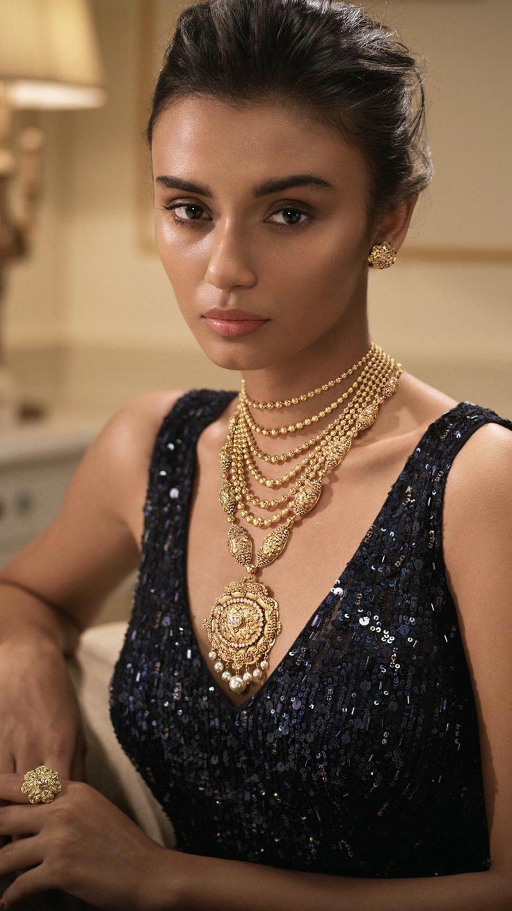 Elegant designer gold necklace