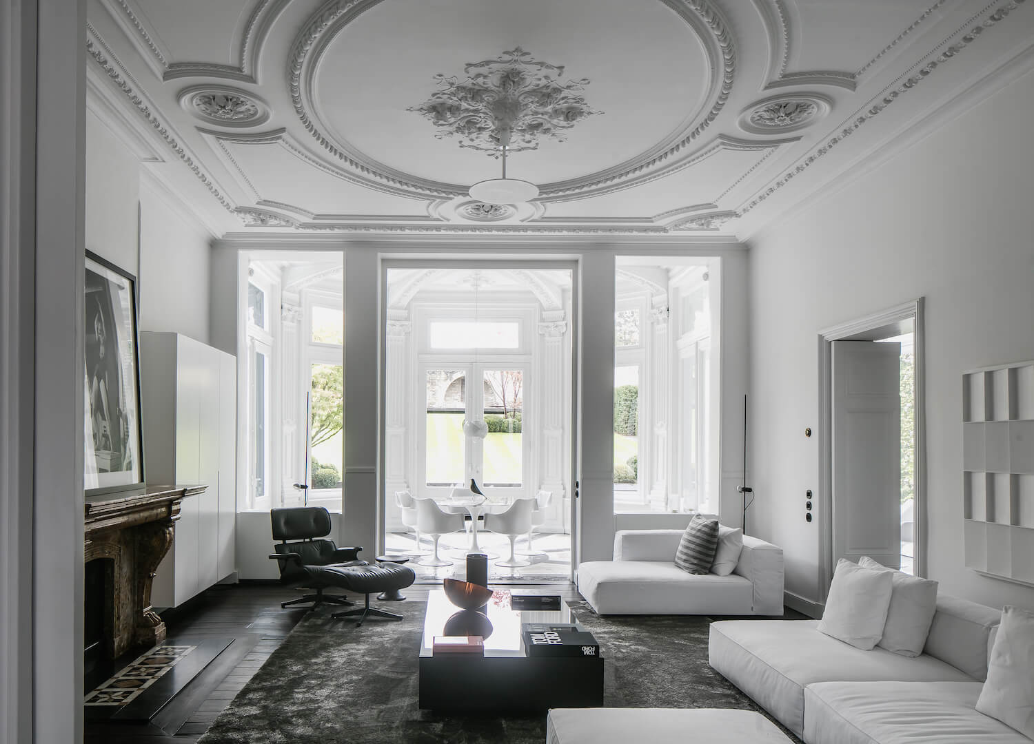 Monochrome House by Studio Niels