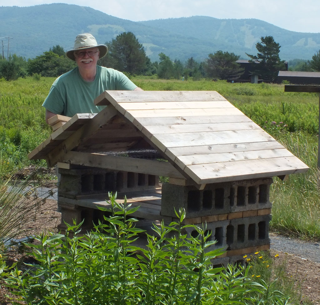 Kanawha Garden Club: BUILDING A BEE HOUSE